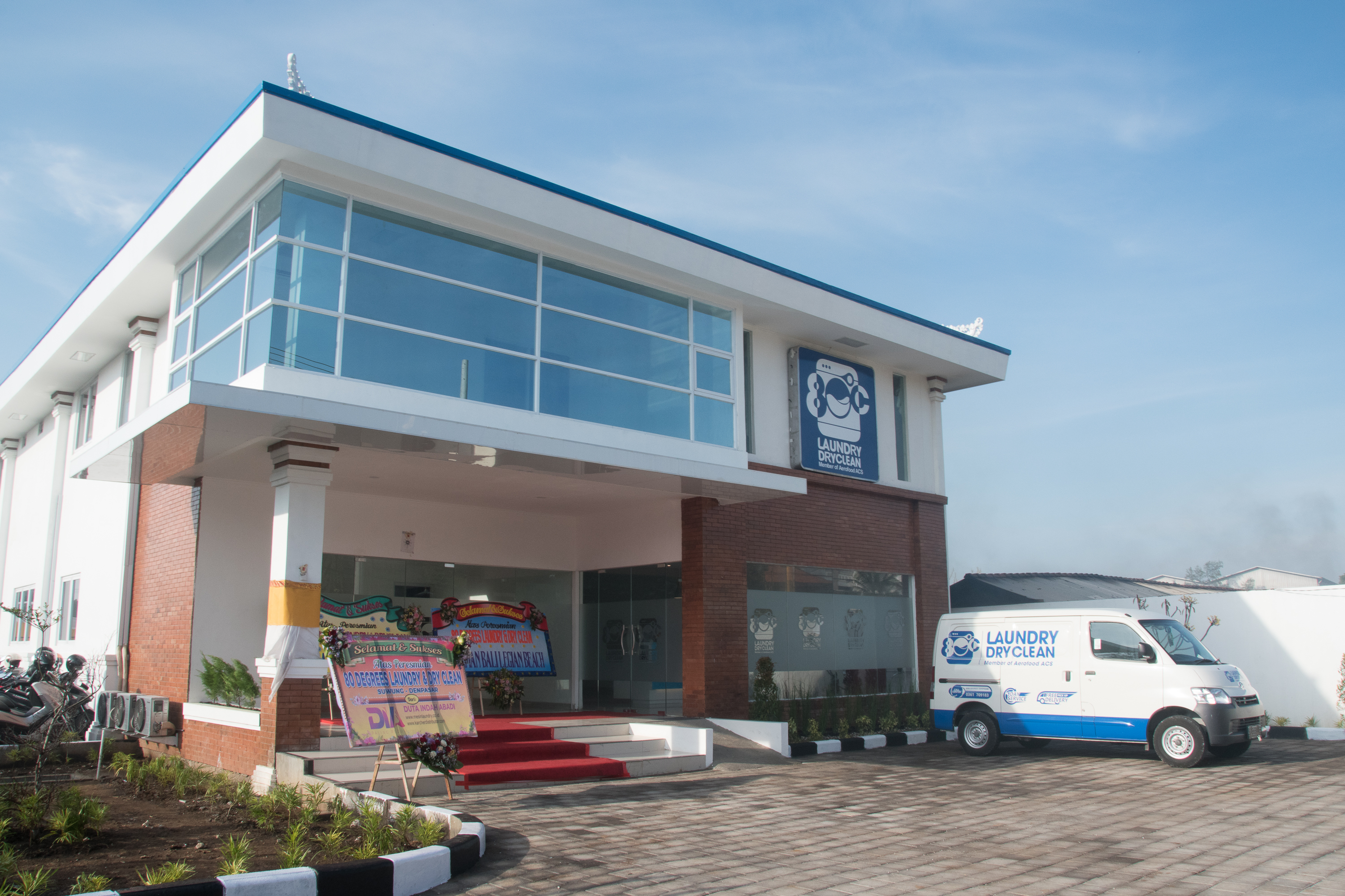 Tingkatkan Kapasitas Produksi, 80 Degrees Laundry Dry Cleaning Resmikan ...